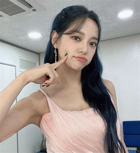 Kim Sejeong Llama La Atenci N Con Su Primer Baile De Pies Desnudos En