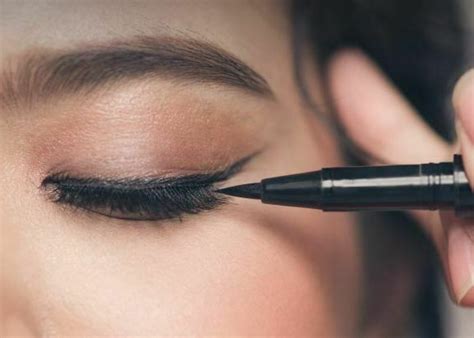 Eyeliner Waterproof Terbaik Untuk Tahan Lama Dan Anti Smudge