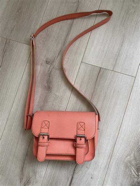 Сумочка — цена 150 грн в каталоге Кросс боди Купить аксессуары по доступной цене на Шафе