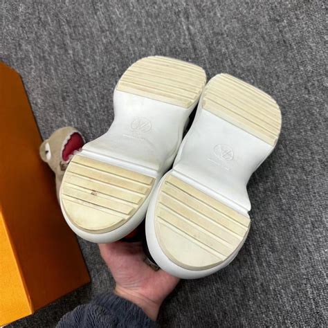 Louis Vuitton Lv老爹鞋 名牌精品 精品鞋款在旋轉拍賣