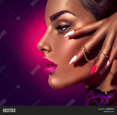 Fashion Beauty Girl Image And Photo Free Trial Bigstock