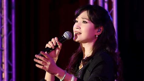 56歲玉女歌手方季惟母胎單身 自爆「從沒和男生親過嘴」 Yahoo奇摩汽車機車