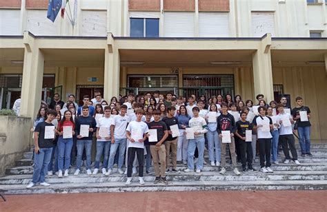 Lamezia Cerimonia Consegna Diplomi Per Corsi Lingua Inglese Al Liceo