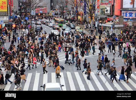 Shibuya Scramble Crossing Stock Photo Alamy