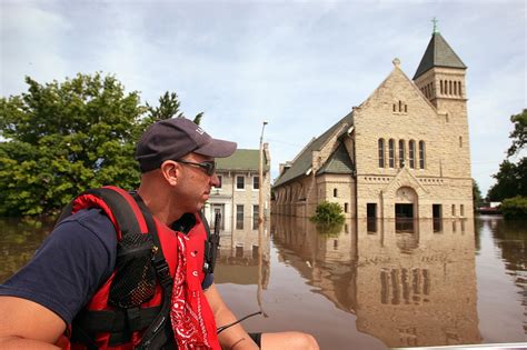 Cedar River Falling Below Flood Stage
