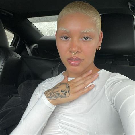 Pin De Lailasimone Em Short Hair Inspo Cabelo Raspado Cabelos