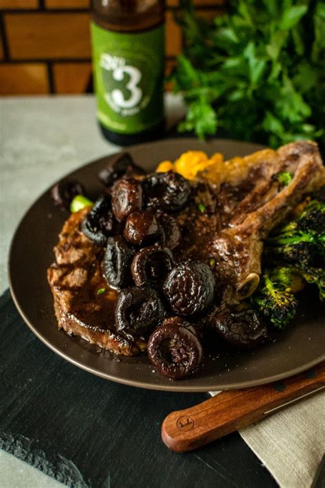 Easy Red Wine And Shallot Pan Sauce For Steaks Girl Carnivore