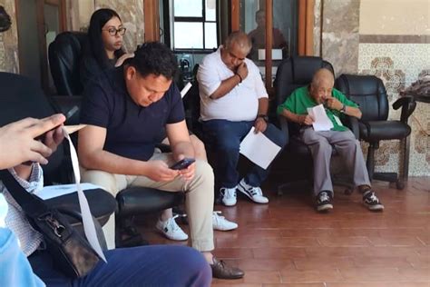 Trabajadores Legislativos En Incertidumbre Por Despidos