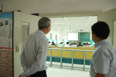 校领导到学院进行教学巡查 国际商学院