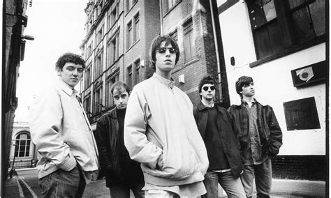 La historia de Oasis llega a las librerías KISS FM