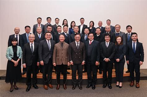 律政司 社區參與 影音廊 相片集 律政司成立大灣區律師顧問小組隨即舉行大灣區法律業務交流座談會