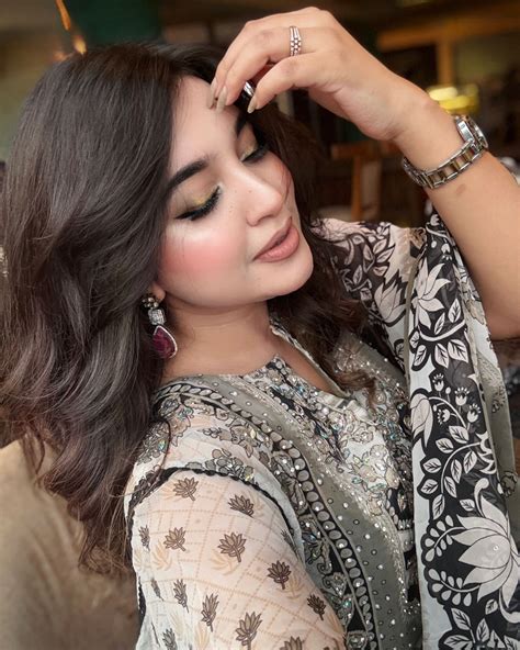 Mitil Farrokh Mitilfarrokh • Instagram Photos And Videos