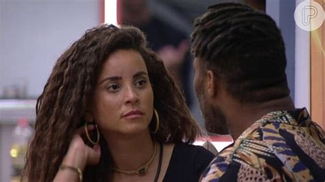 Foto BBB 23 Fred Nicácio aconselhou Domitila que prometeu tentar se explicar melhor durante o