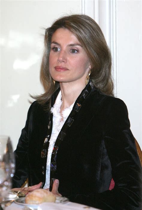 Letizia Con Melena Suelta En Los Premios De Periodismo Francisco Cerecedo La Reina Con La