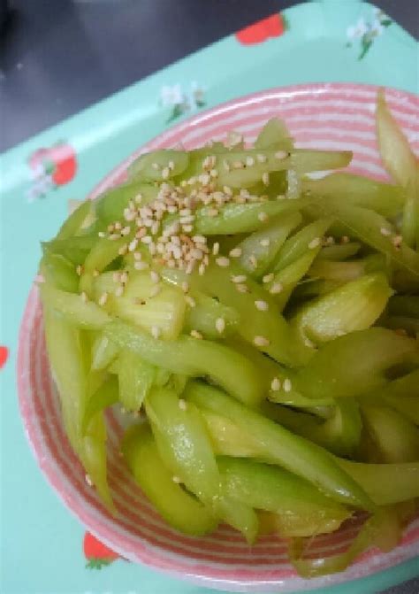 セロリのさっぱり漬け By 賢治の嫁★葵の母 【クックパッド】 簡単おいしいみんなのレシピが392万品