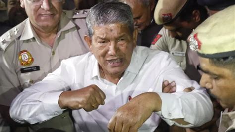 “tarnishing His Name” Harish Rawat Slams Gn Azad For Criticizing Congress