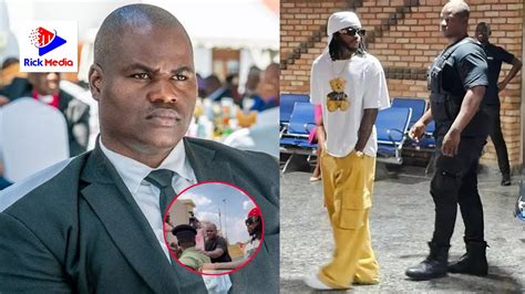 BODYGUARD Wa DIAMOND Azua GUMZO MTANDAONI AONEKANA AKIMSUKUMA POLISI