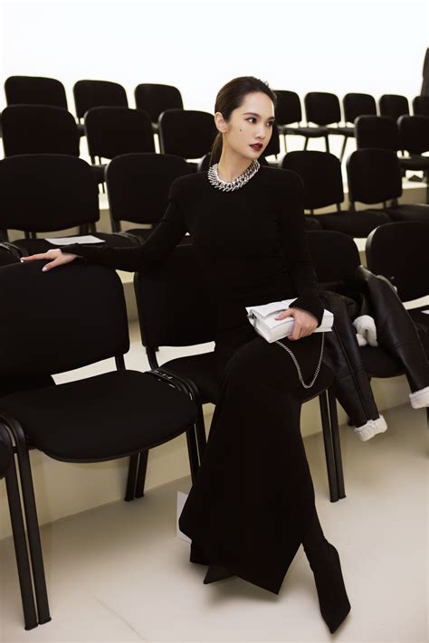 巴黎時裝周／楊丞琳紅唇看秀美炸！balenciaga「回歸初心」剪裁超耐看 Et Fashion Ettoday新聞雲