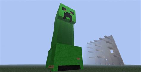 Giant Creeper With Exploding Head Minecraft Map