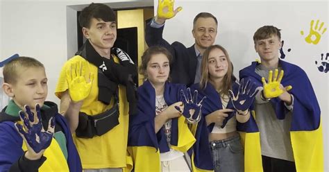Викрадення РФ українських дітей В Україну повернули 5 сиріт ЦензорНЕТ