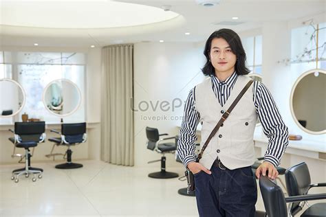 젊은 이발사 이미지 사진 무료 다운로드 Lovepik