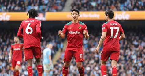 ‘빛바랜 황희찬 12호 골 울버햄프턴 ‘홀란 포트트릭 대폭발 맨시티에 1 5 대패···리그 11위 유지