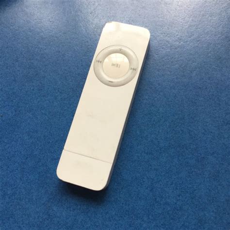 Ipod Shuffle Gen 1 Tận Hưởng Giải Trí Di động đỉnh Cao Với Giá Hấp Dẫn