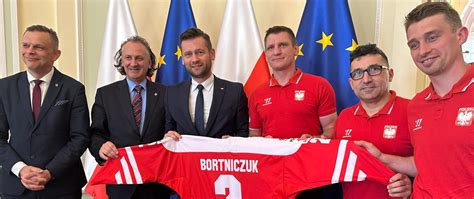 Minister Bortniczuk pogratulował polskim hokeistom awansu do Elity Ministerstwo Sportu i