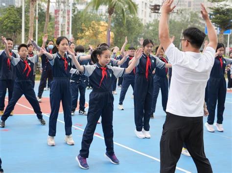 新华全媒丨每天1节体育课、课间延长至15分钟——多地中小学新学期 动”起来