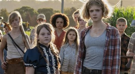 Colheita Maldita Trailer Elena Kampouris no reboot do clássico do