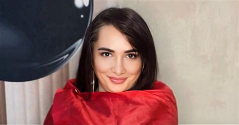 Блогер Белла Бабаханян проживающая в Беларуси приехала в Армению Abcmedia