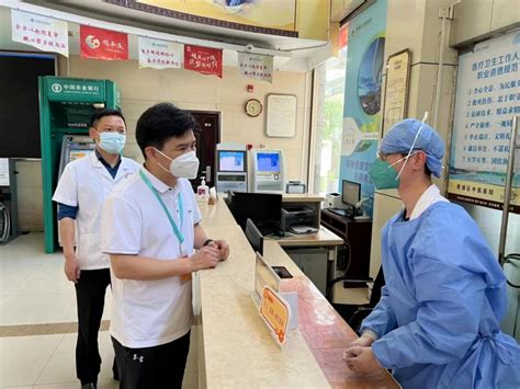 青浦区卫健委领导开展劳动节走访慰问图片新闻卫健委上海市青浦区人民政府