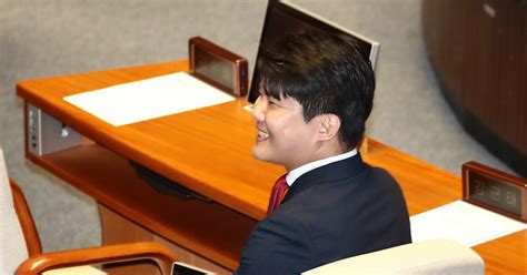 본회의 참석한 김근태