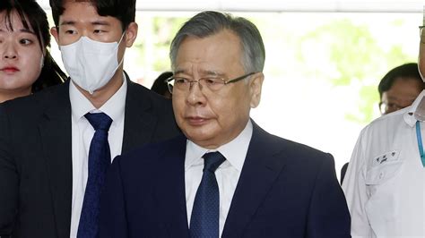 50억 클럽 박영수 구속심사 출석번번이 송구 연합뉴스tv Yonhapnewstv Youtube