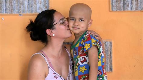 Sebastián apenas cinco años y ya lucha por su vida con la leucemia