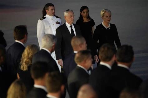 Cindy Mccain Accompanies Husbands Casket To Dc Photos