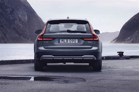 2021 Volvo V90 Cross Country Review And Ratings Edmunds
