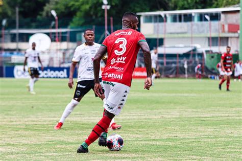 Zagueiro Da Portuguesa Projeta Duelo Contra O Flu Uma Das Maiores