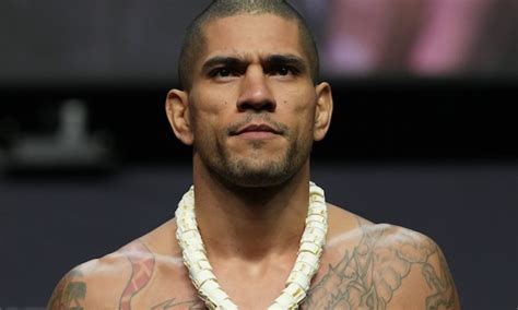 De volta às origens Poatan leva cinturão do UFC ao visitar reserva