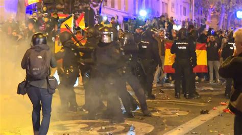 Las Protestas Contra La Amnistía Vuelven A Desembocar En Incidentes Por