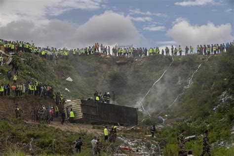 Mueren personas tras estrellarse un avión en Nepal