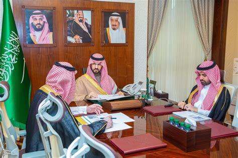 نائب أمير الشرقية يطلع على إنجازات لجنة السلامة المرورية