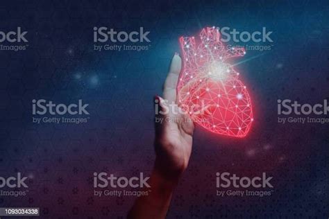 인간의 집게 접촉 레드 심장 혁신적인 기술 무한 한 공간에 성운의 먼지입니다 혼합 미디어입니다 개념에 대한 스톡 사진 및 기타