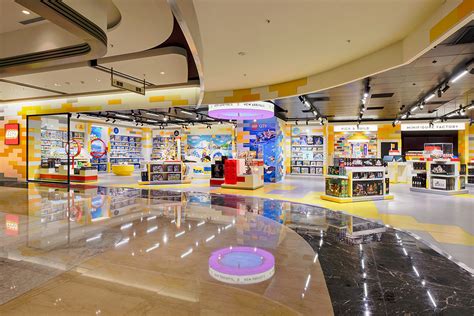 樂高授權專賣店首插旗南台灣！必訪高雄海港景觀馬賽克牆、首座迷你人偶工廠 Beanfun