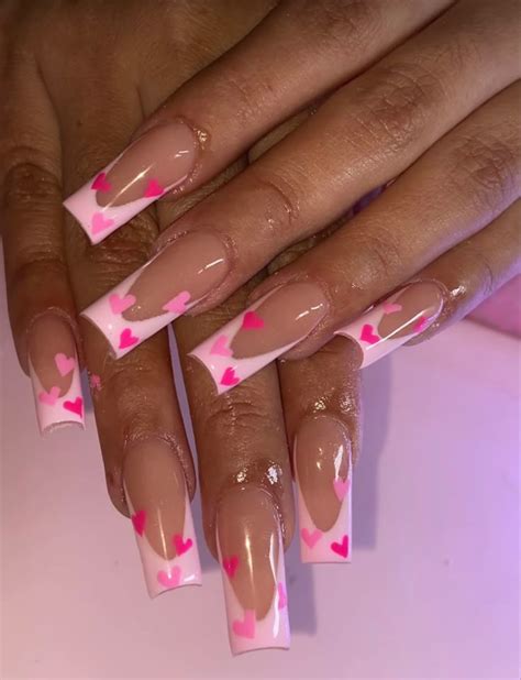 Pin By Venus On Gripperz Valentine S Day Nails Pink Nails