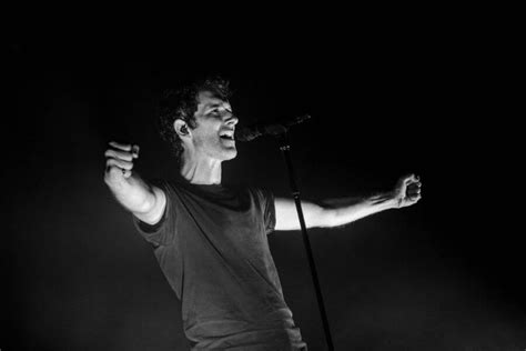 How To Improve Your Singing Voice In 5 Simple Steps