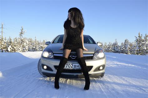 Обои авто с девушкой на рабочий стол