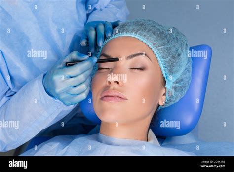 Plastic Surgery Preapring For Botulinum Toxin Injection Anti Aging