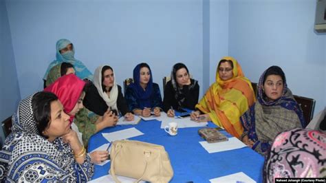 Pakistan Female Journalists Make Coordinated Campaign Against Online