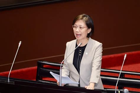 憲法法庭明開審「暫時處分」！翁曉玲出招聲請許宗力、許志雄迴避遭駁回